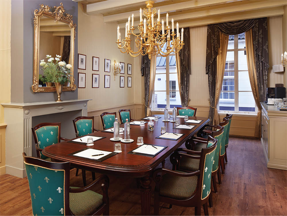 Grand Hotel Karel V | Historic hospitality in a tranquil, urban oasis